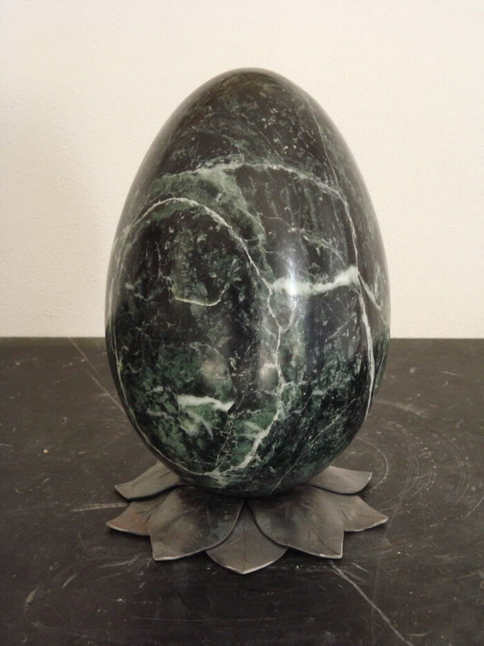 The chromatic beauty of Verde Alpi marble | Arte2000