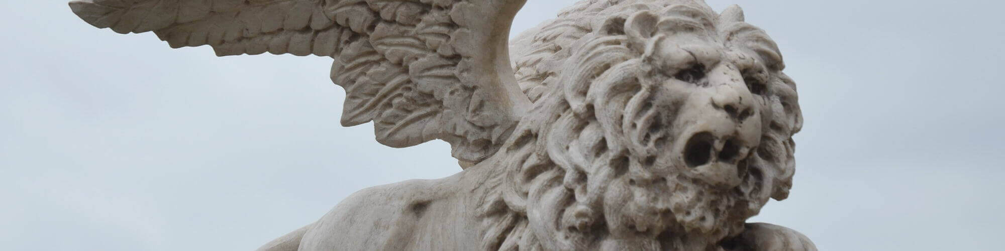 Statue di leoni ornamentali e commemorative in marmo
